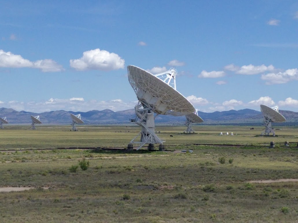 Fundamentals of Antenna Arrays · Ian P. Roberts